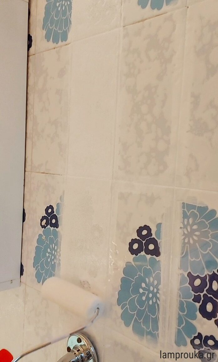 Βάψιμο σε πλακάκια μπάνιου ή κουζίνας